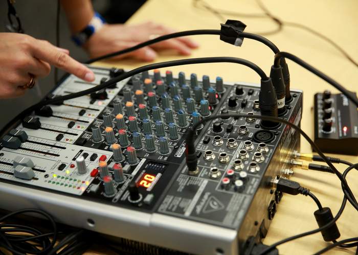 Podcasts replacing radio for many Atlanta residents, especially millennials