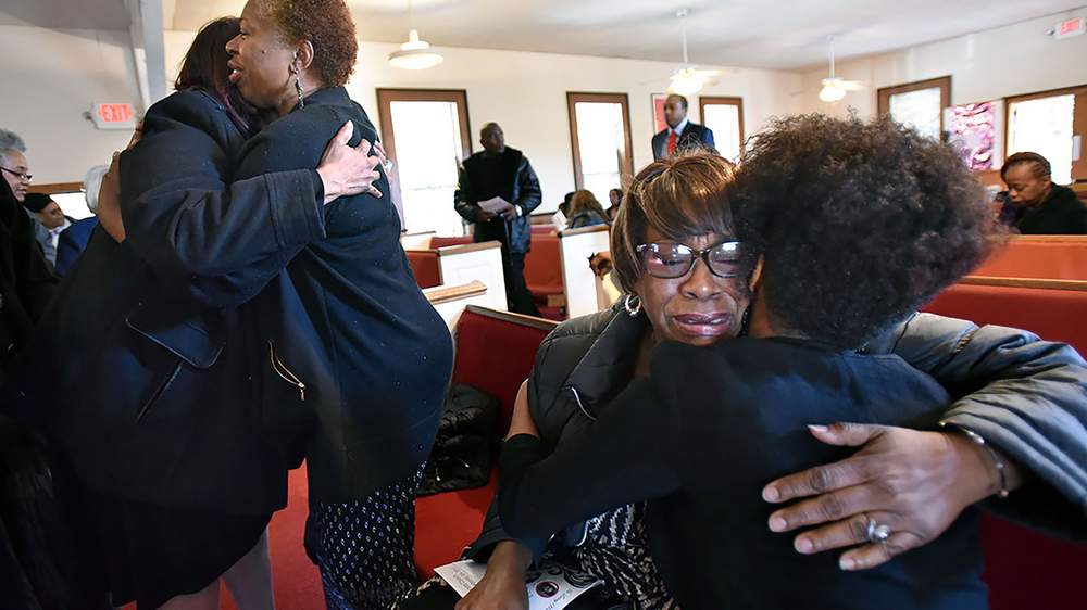 What went wrong for Kisha Holmes?
