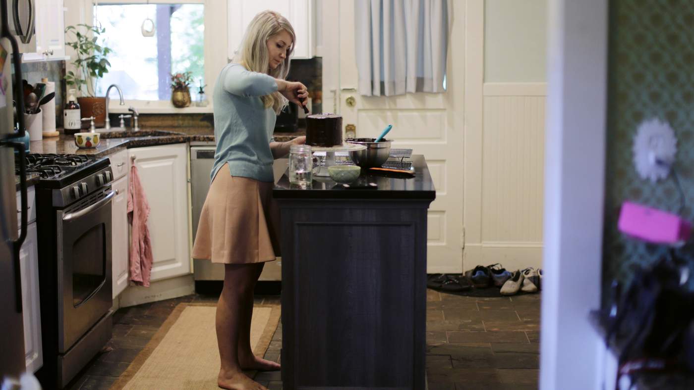 Molly Brodak grew up in the shadow of her bank-robber dad