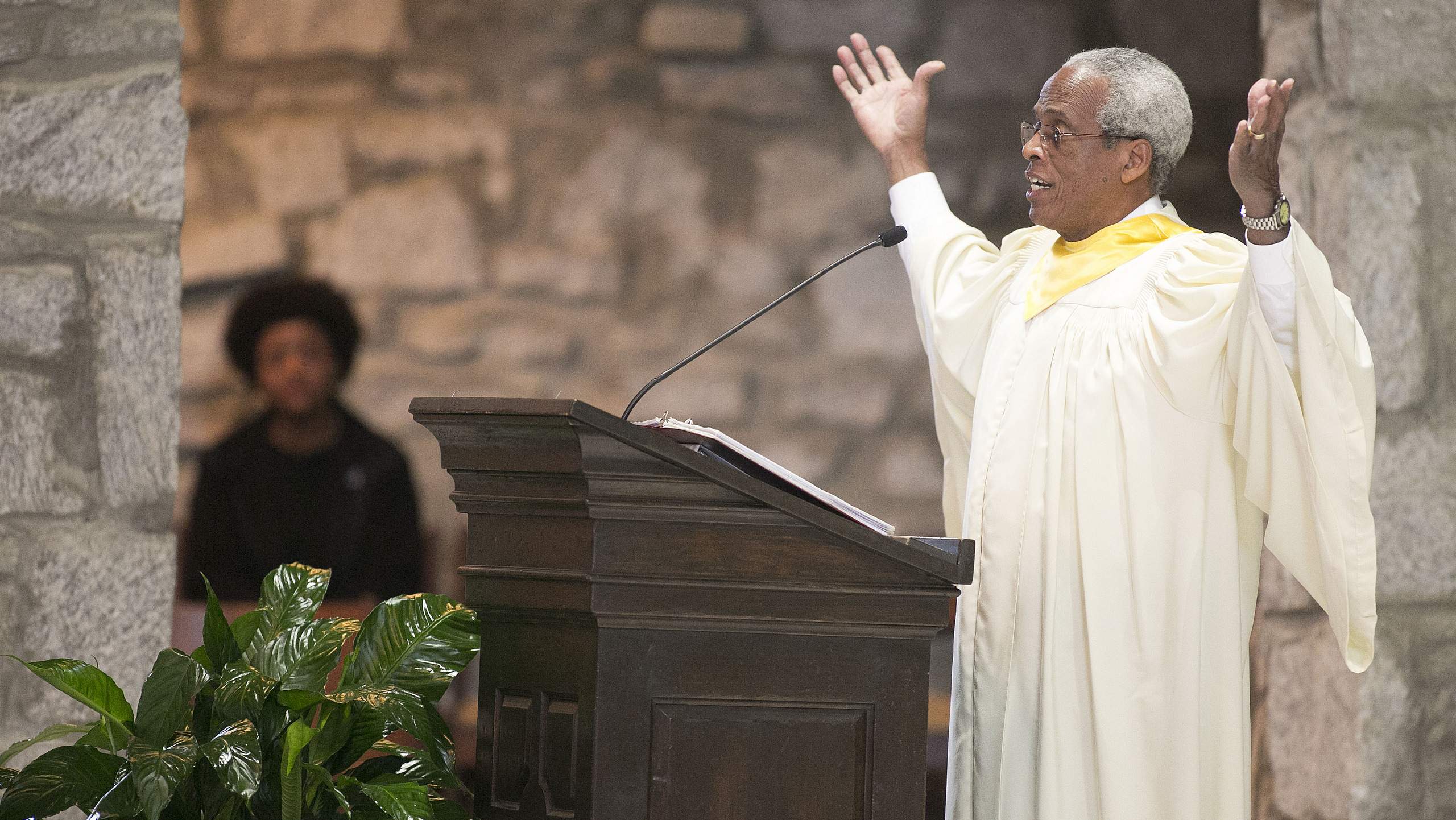 Atlanta Christmas Guide: Tenor Sam Hagan, voice of the holidays