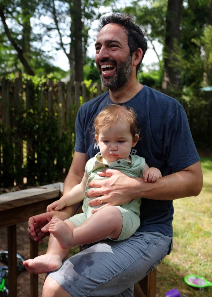 Zoe Fishman navigates an uncertain future as a newly widowed mom